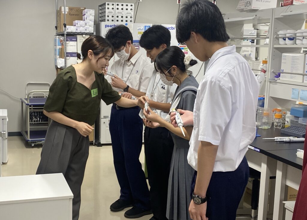 ラボツアーで高校生が池田研究室を見学されました！High school students visited the Ikeda Lab during the lab tour! | 池田研究室 ...